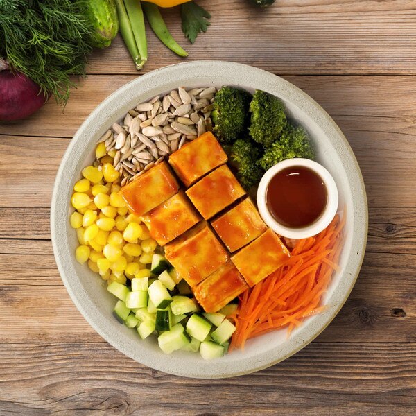 Round Natural Bagasse Heavy Weight Plate PFAS Free - 500/Case | Nantuk